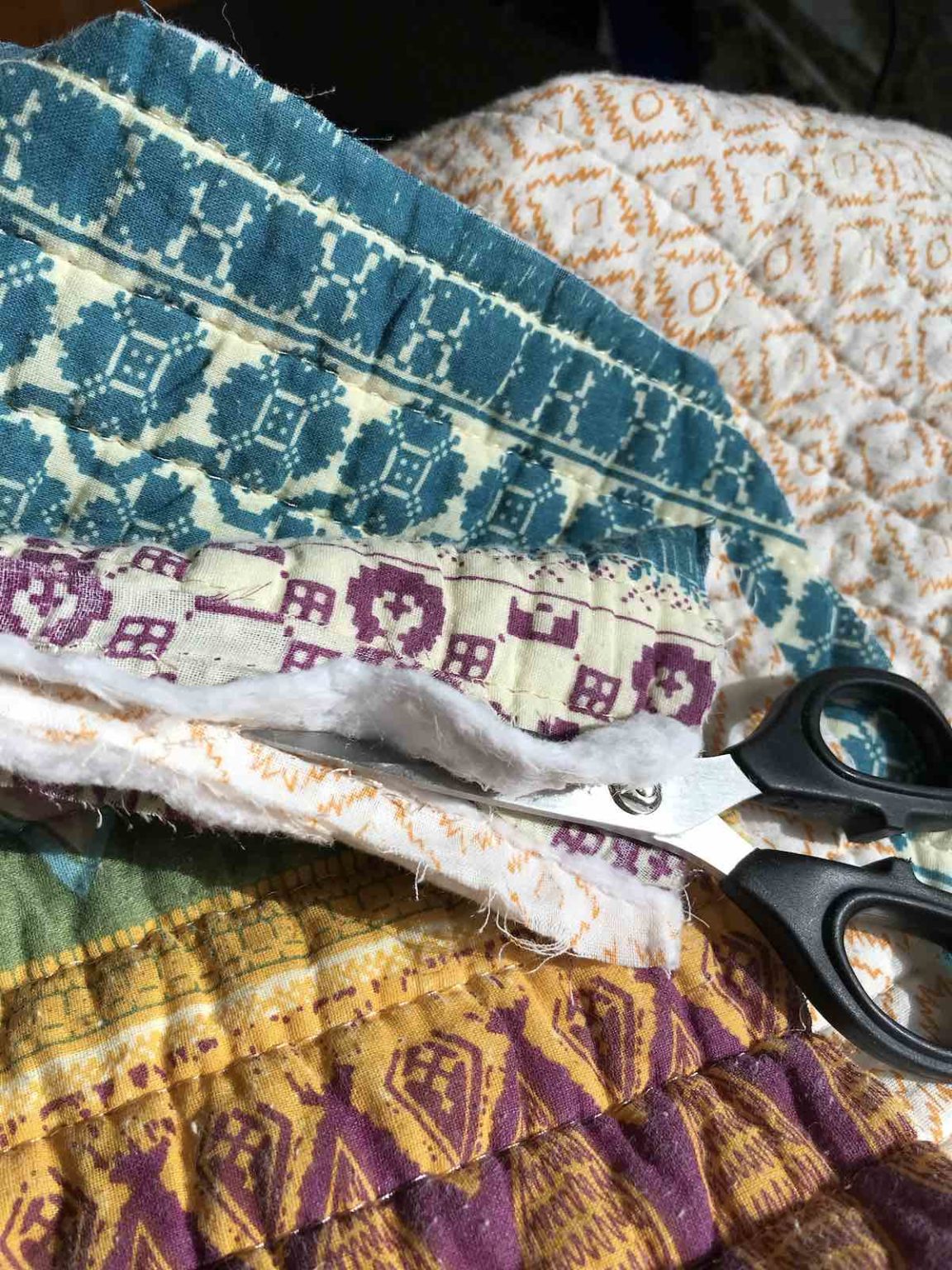 How to Sew the Hong Kong Seam Finish: Free Tutorial - Create Whimsy