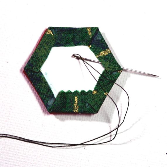 How to Make an EPP Wreath Ornament with Hexies - Create Whimsy