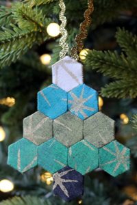 How to Make an EPP Wreath Ornament with Hexies - Create Whimsy