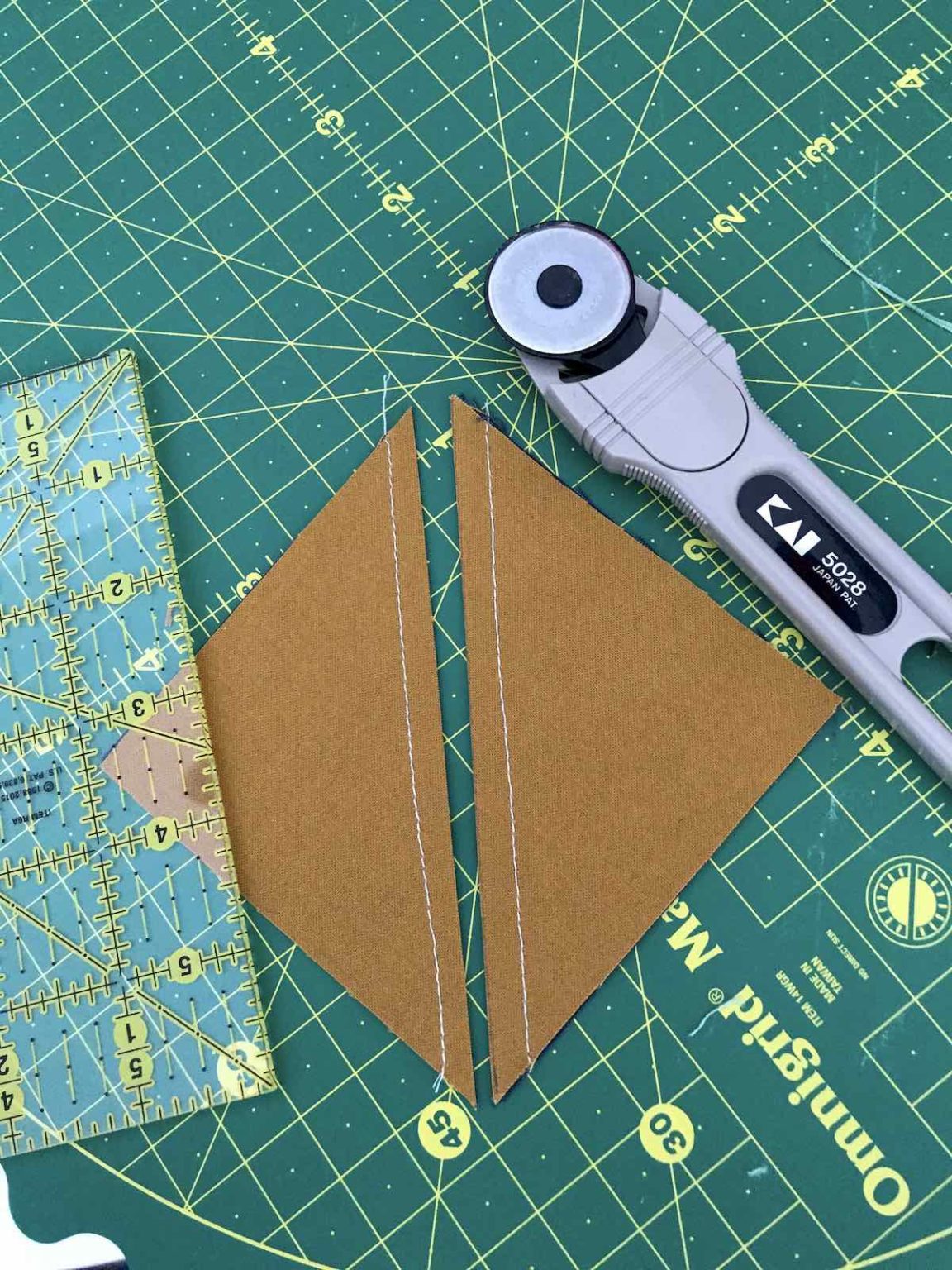 How to Make the Shoo Fly Quilt Block: Free Tutorial - Create Whimsy