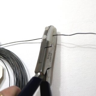 How to Make a Simple Wire Loop for Jewelry - Create Whimsy